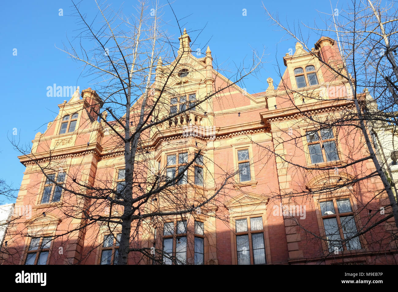 Gloucester skyline. Buildings on Eastgate Street Stock Photo - Alamy