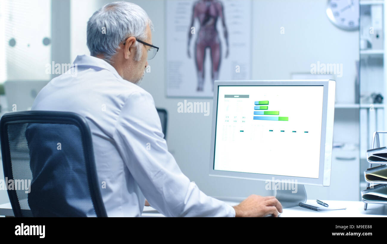 Healthcare graphs hi-res stock photography and images - Alamy
