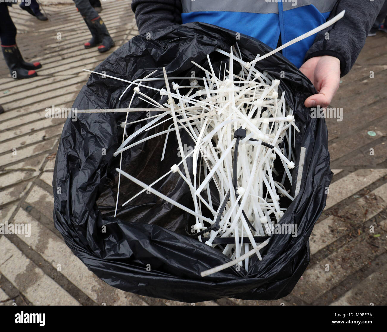 Volunteers clean up river hi-res stock photography and images - Alamy