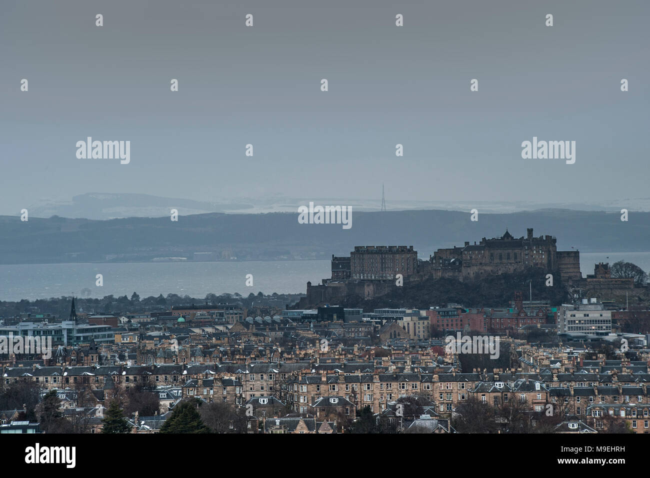 Edinburgh castle from above hi-res stock photography and images - Alamy