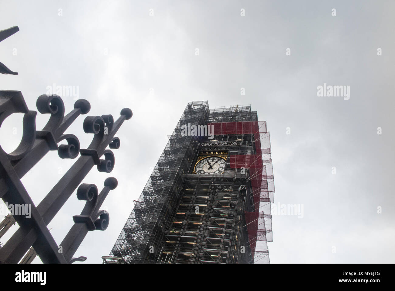 Big ben clock face scaffolding hi-res stock photography and images - Alamy