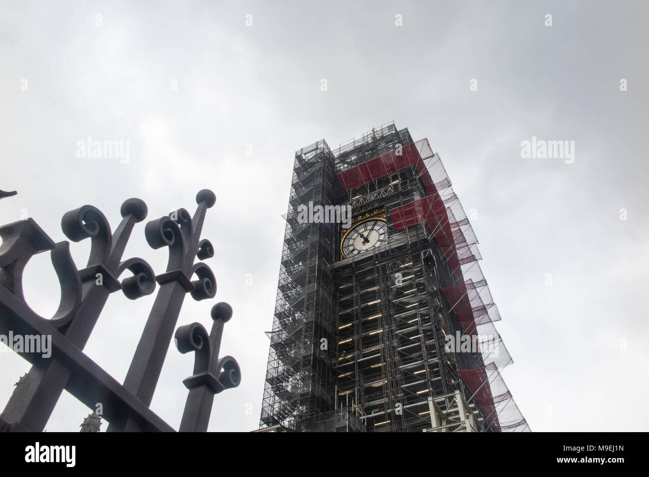 Big ben clock face scaffolding hi-res stock photography and images - Alamy