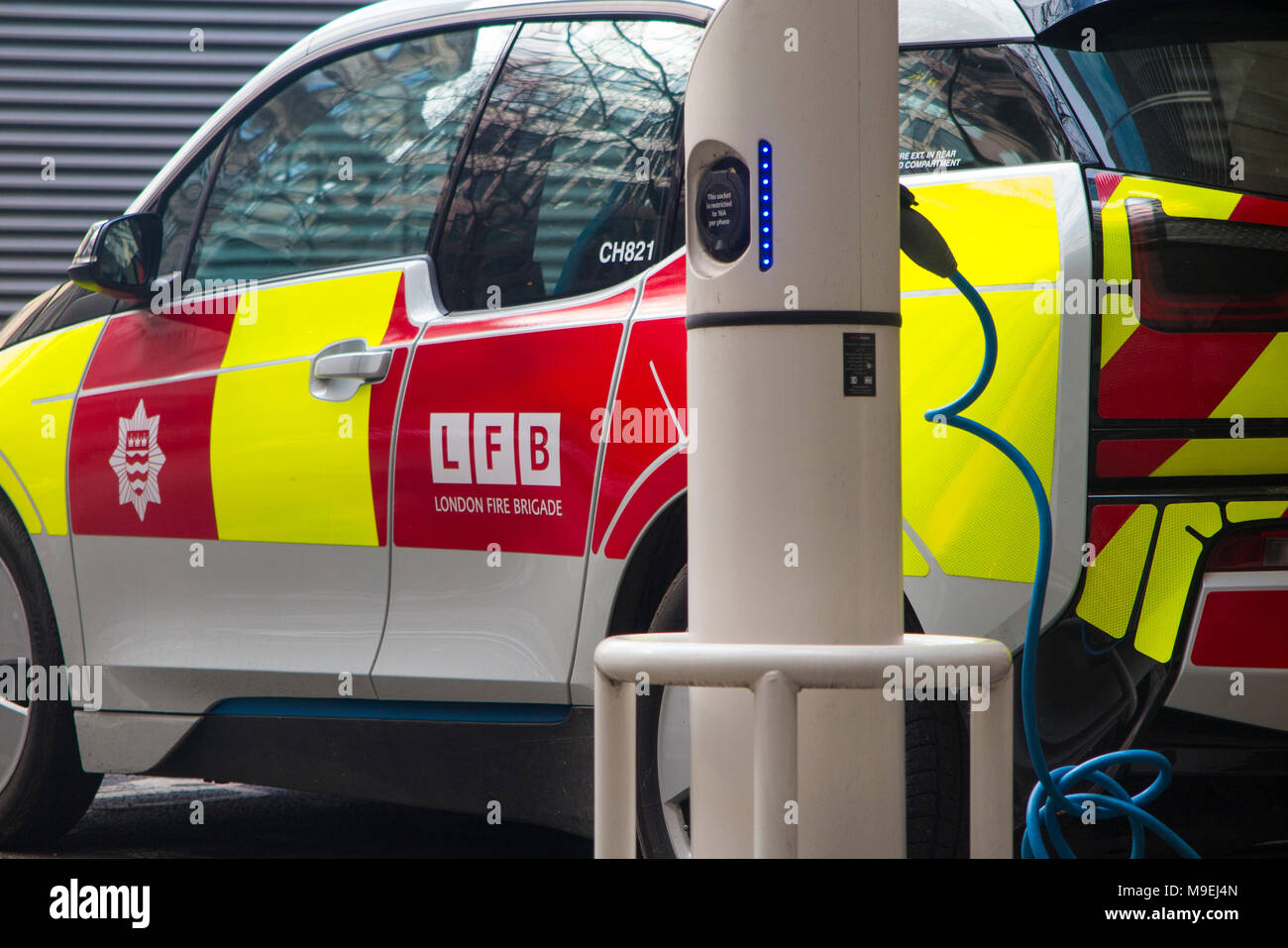 Bmw i3 fire hi-res stock photography and images - Alamy