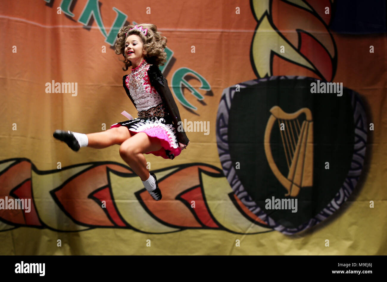 Irish dance competition hi-res stock photography and images - Alamy