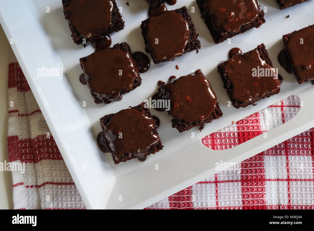 Brownies in tray hi-res stock photography and images - Alamy