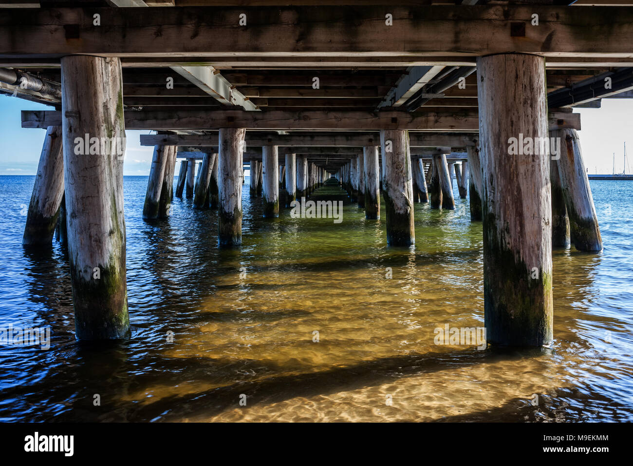 Vanishing point perspective hi-res stock photography and images - Alamy