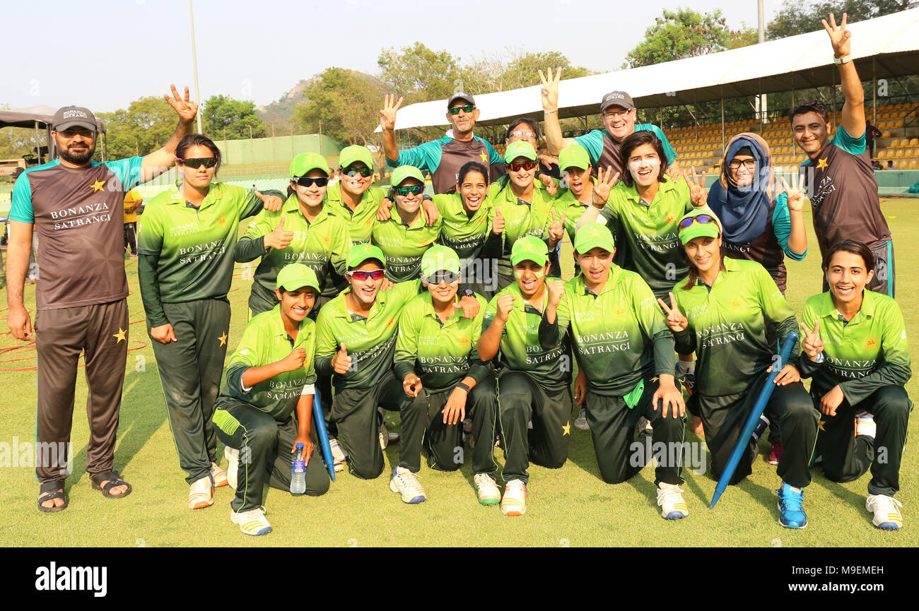 Sri Lanka, 23 Mar 2018. Pakistan team members pose for a photo during ...