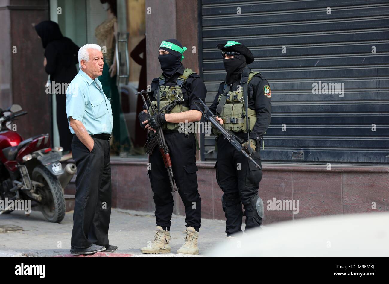Gaza City, Gaza Strip, Palestinian Territory. 25th Mar, 2018. Members ...
