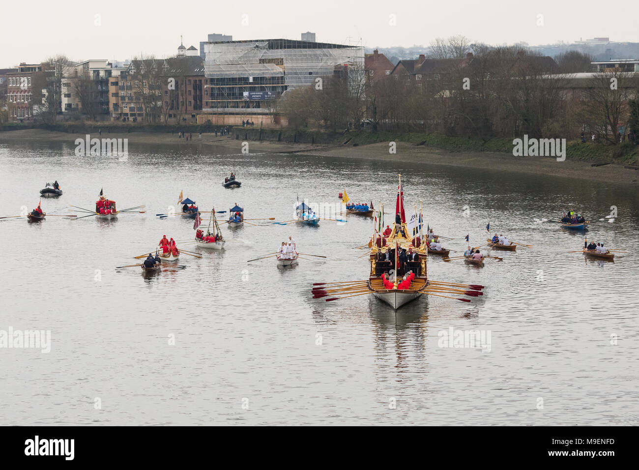 Thames traditional boat festival hi-res stock photography and images ...