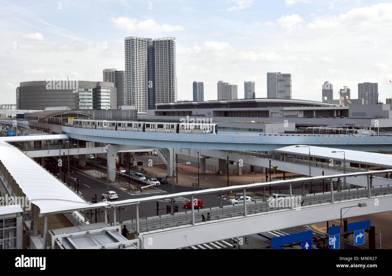 Tokyo, Japan. 24th Mar, 2018. Pedestrian bridges connect an elevated ...