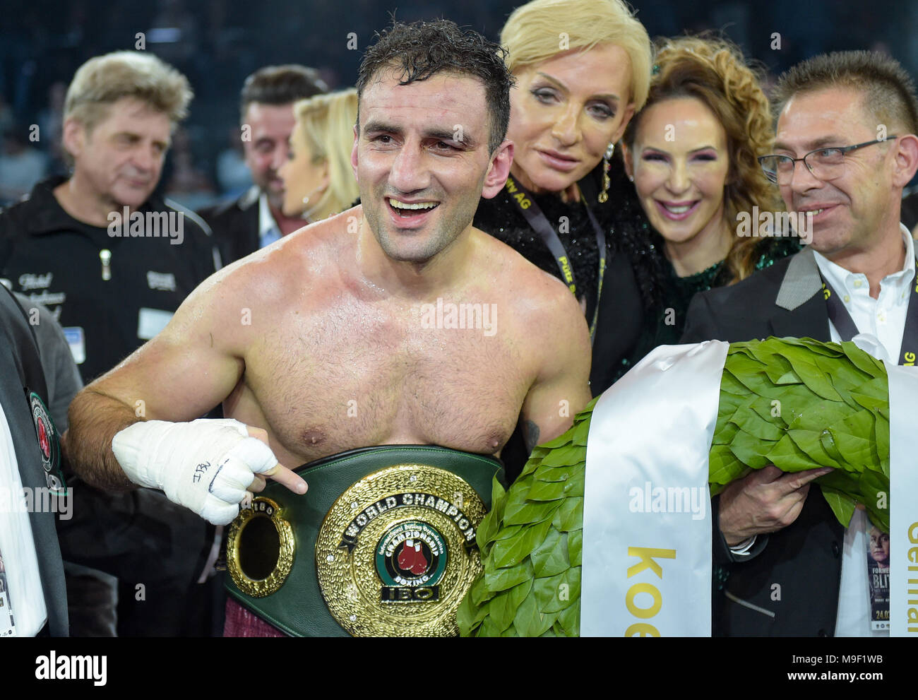 Professional boxing hi-res stock photography and images - Alamy