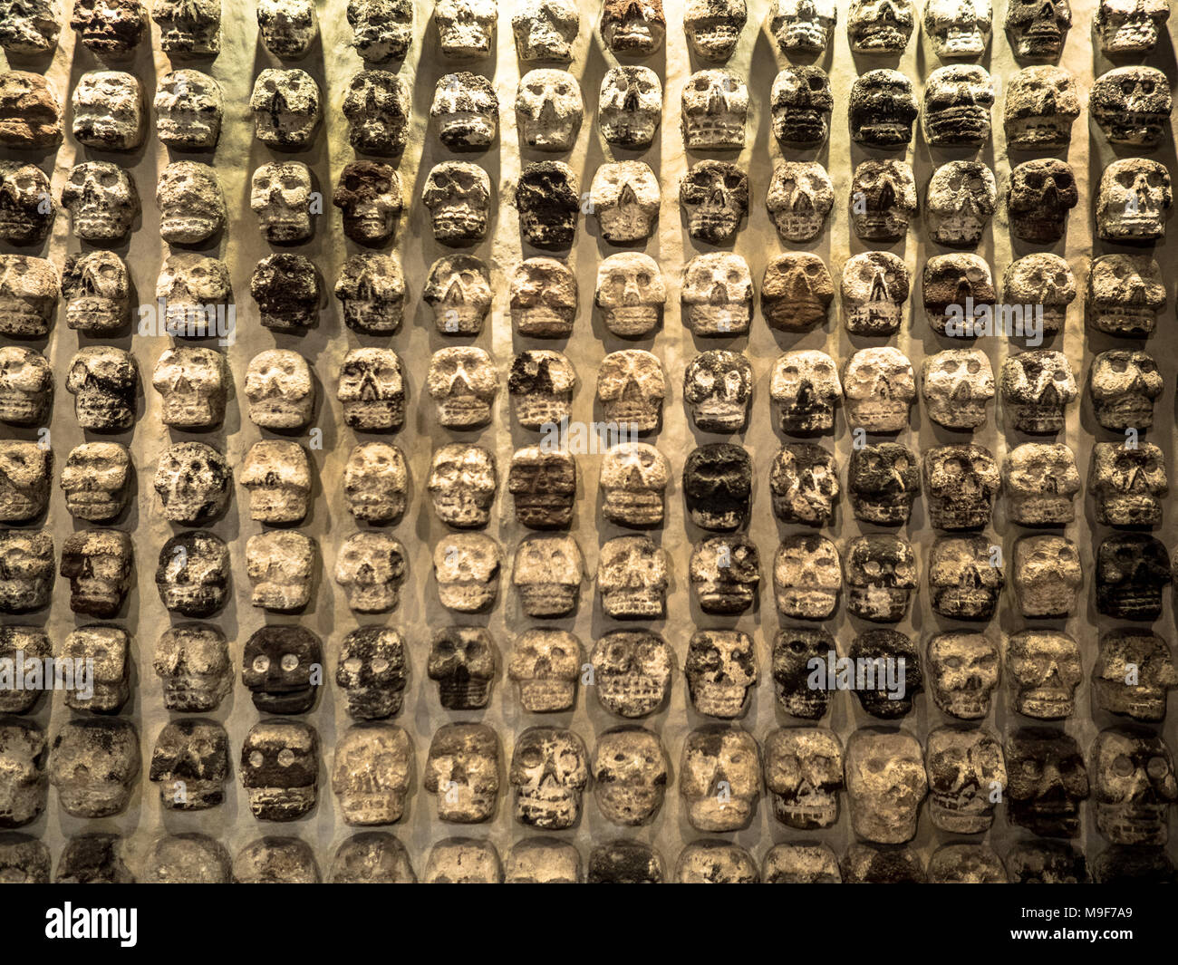 Aztec skulls hi-res stock photography and images - Alamy