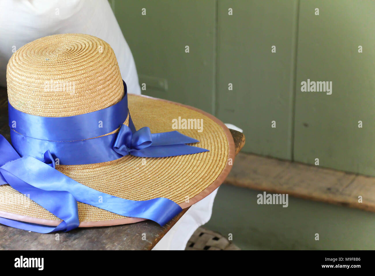 Straw Hat Ribbon High Resolution Stock Photography and Images - Alamy
