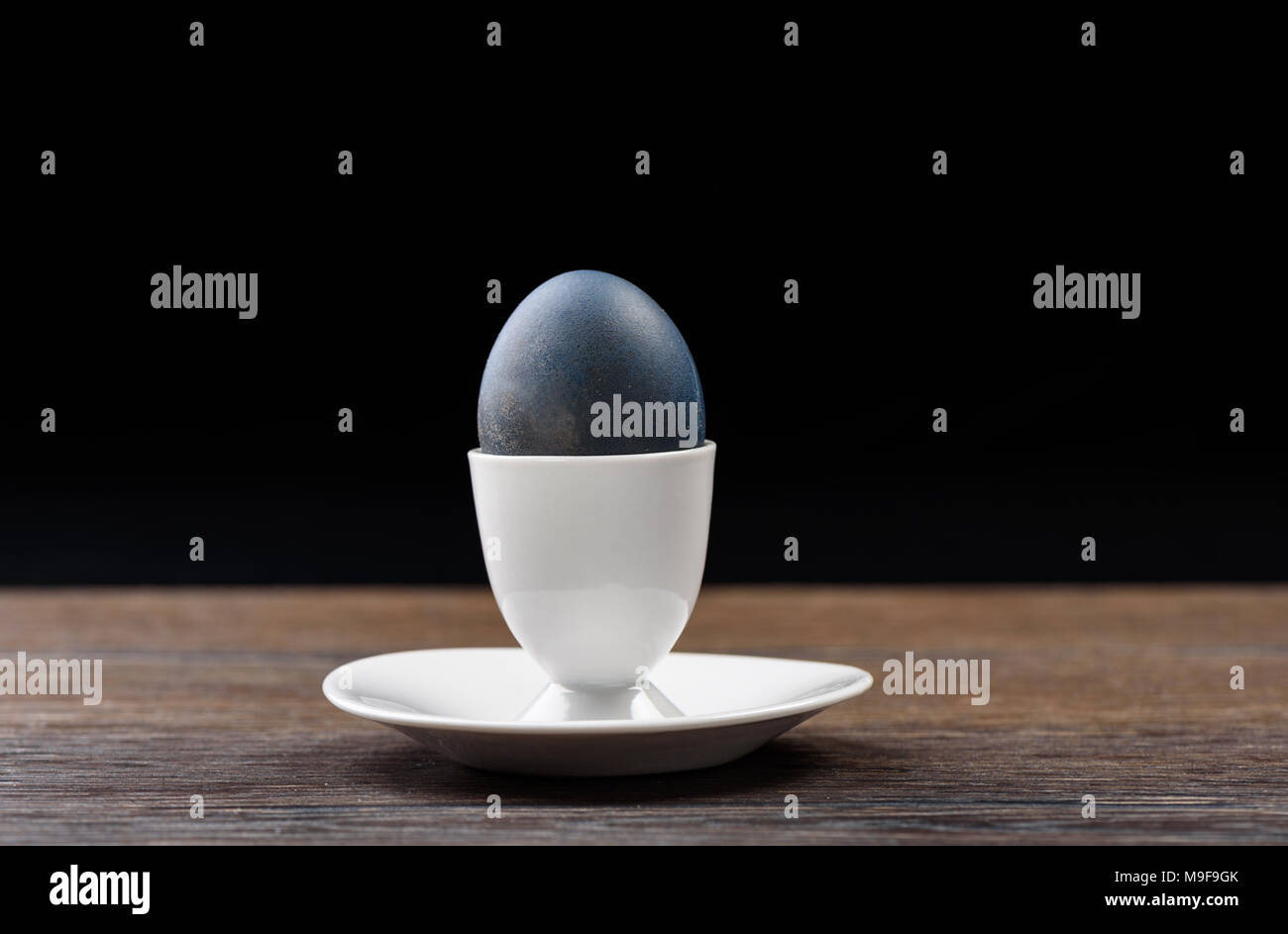 Easter blue egg Stock Photo - Alamy