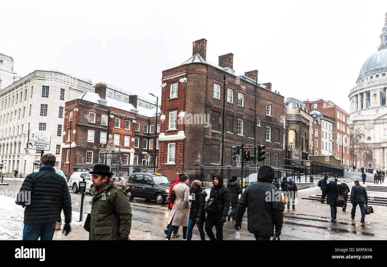 Queen victoria street london hi-res stock photography and images - Alamy