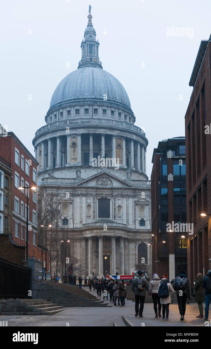 Queen victoria street london hi-res stock photography and images - Alamy