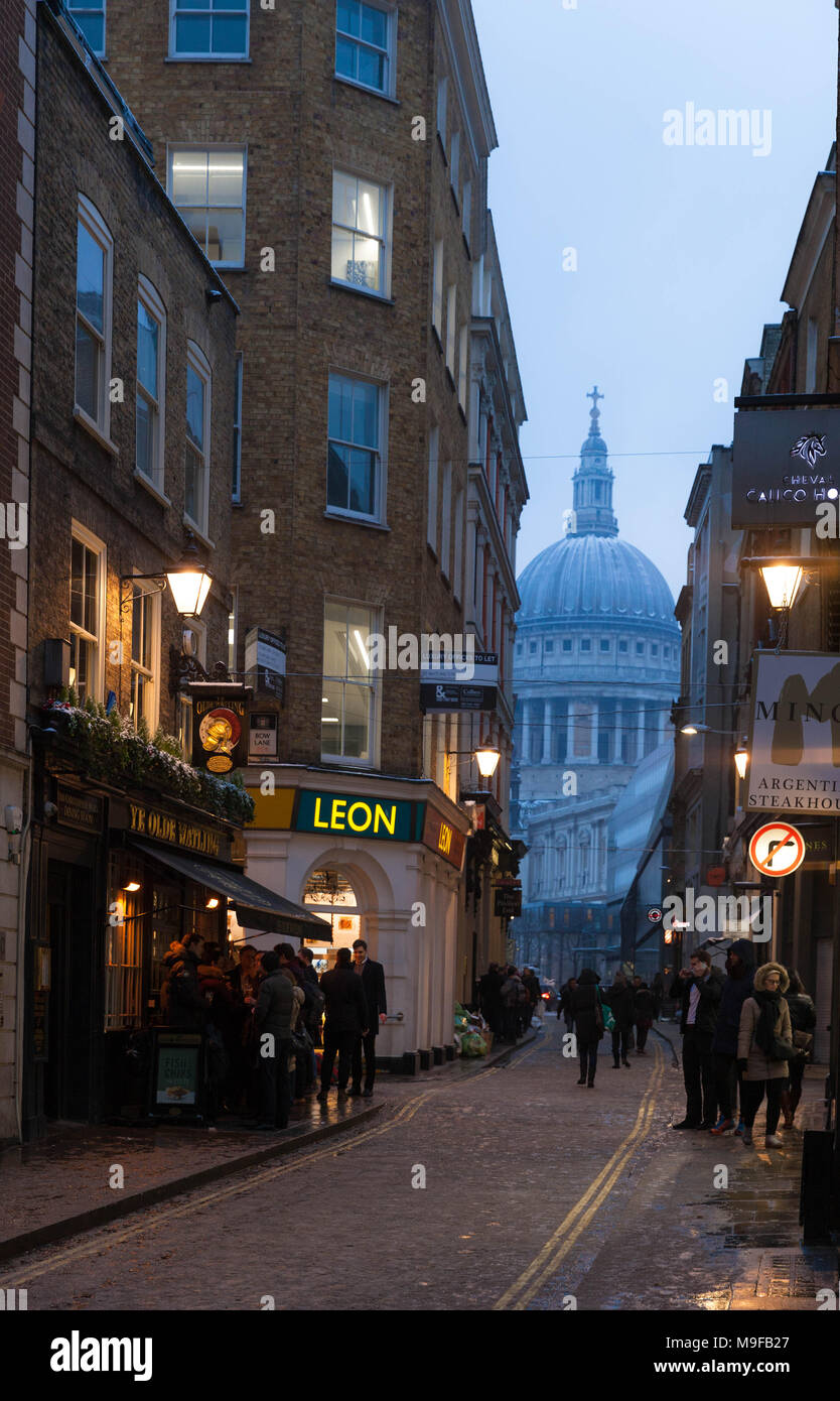 Watling Street scene with St. Paul's Cathedral on the background ...