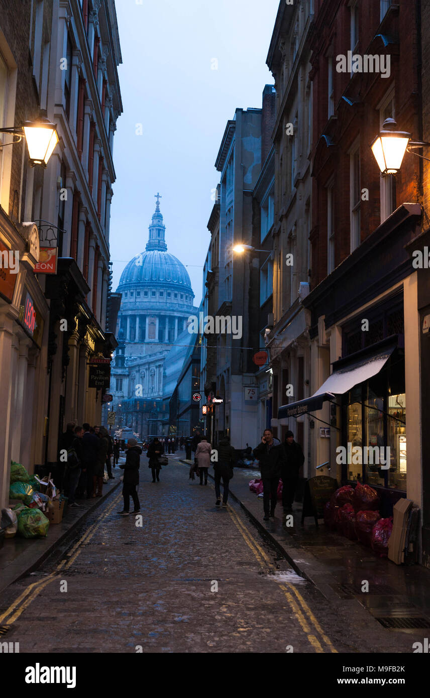 Watling Street scene with St. Paul's Cathedral on the background ...