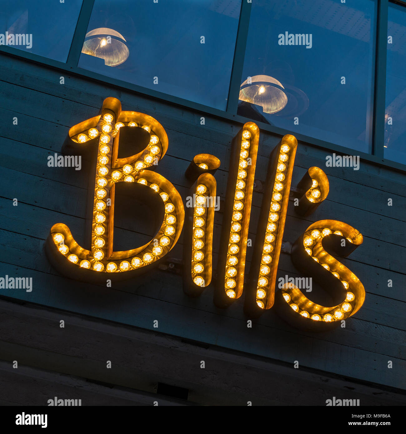 Bills Restaurant High Resolution Stock Photography and Images - Alamy