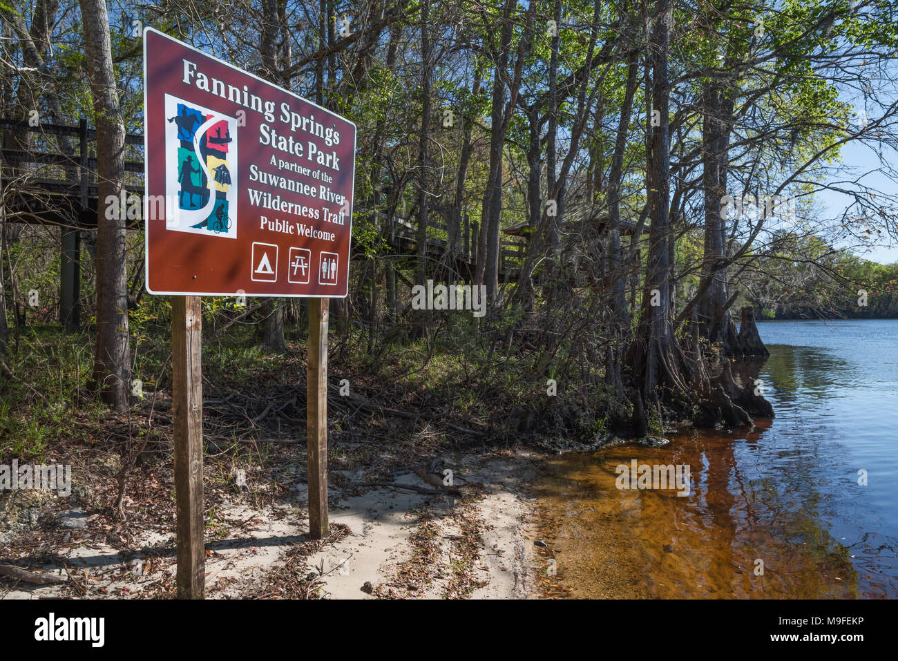 State park welcome sign hi-res stock photography and images - Alamy