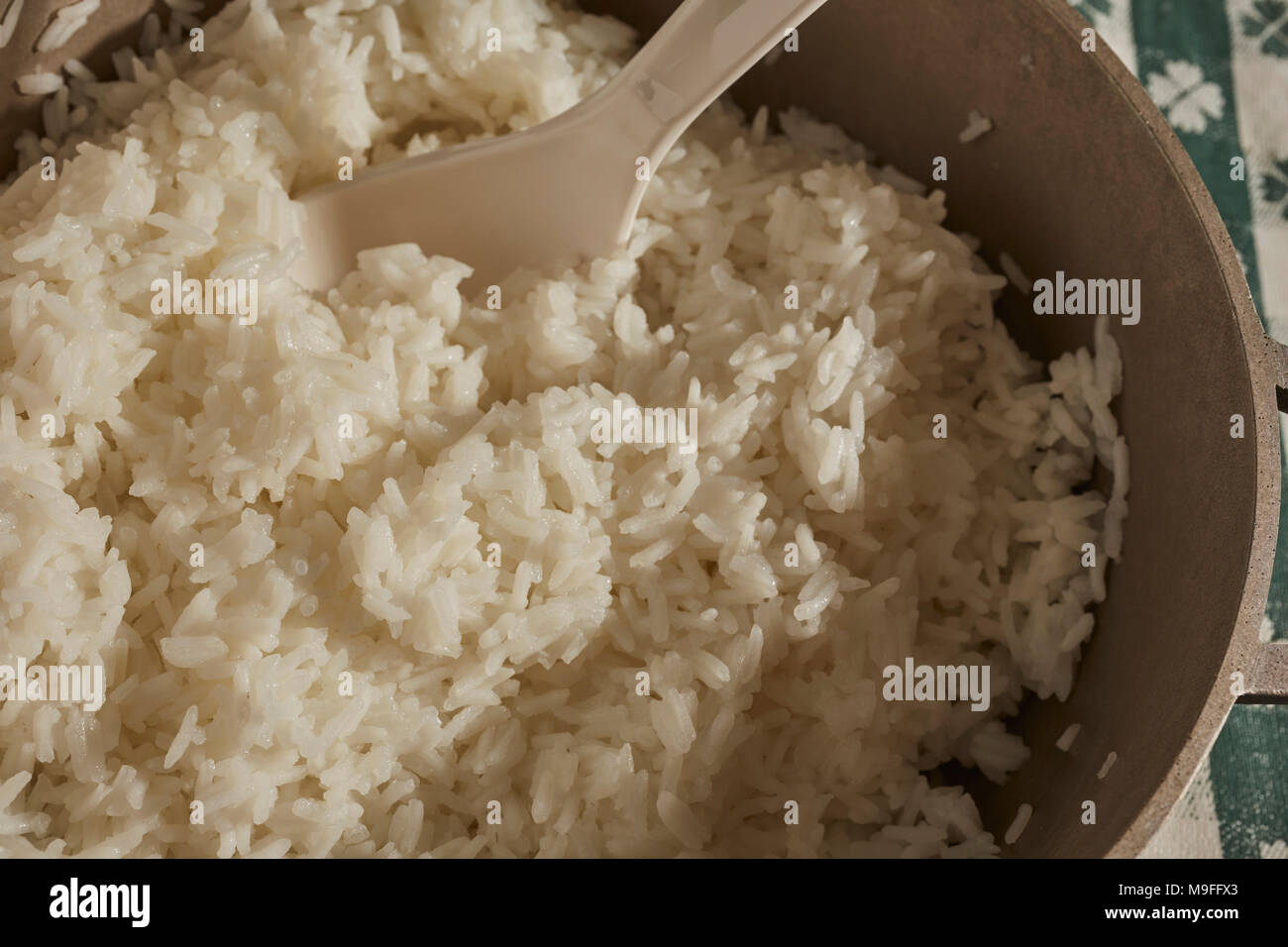 A pot of cooked, white, Jasmine Rice from Thailand Stock Photo - Alamy