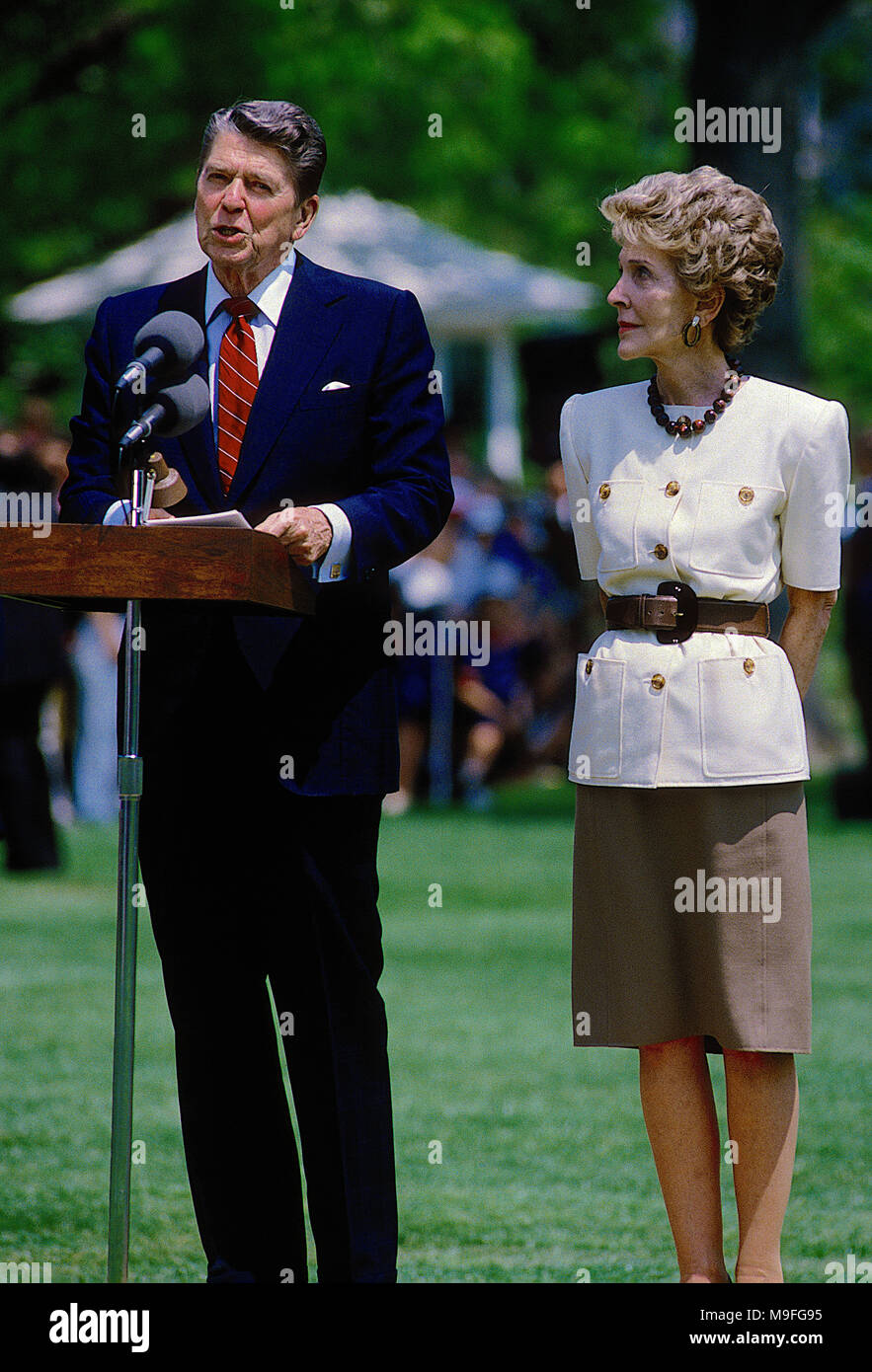 Washington, DC., USA, May 7, 1986 President Ronald Reagan and First ...