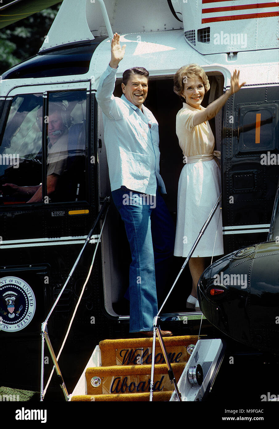 Ronald nancy reagan helicopter hi-res stock photography and images - Alamy