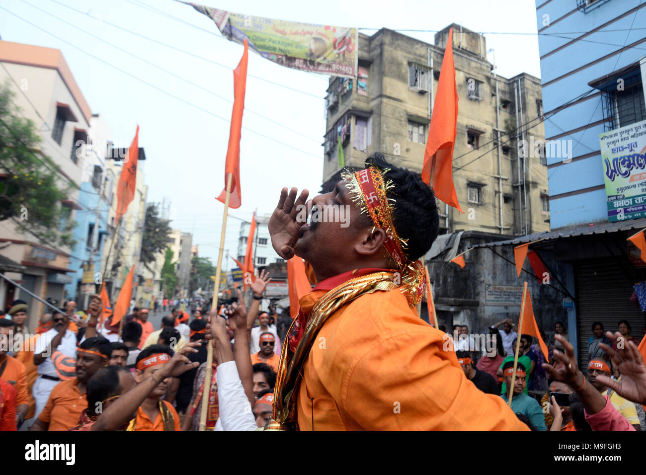 Kolkata, India. 25th Mar, 2018. Hindu activist shout Lord Ram name ...