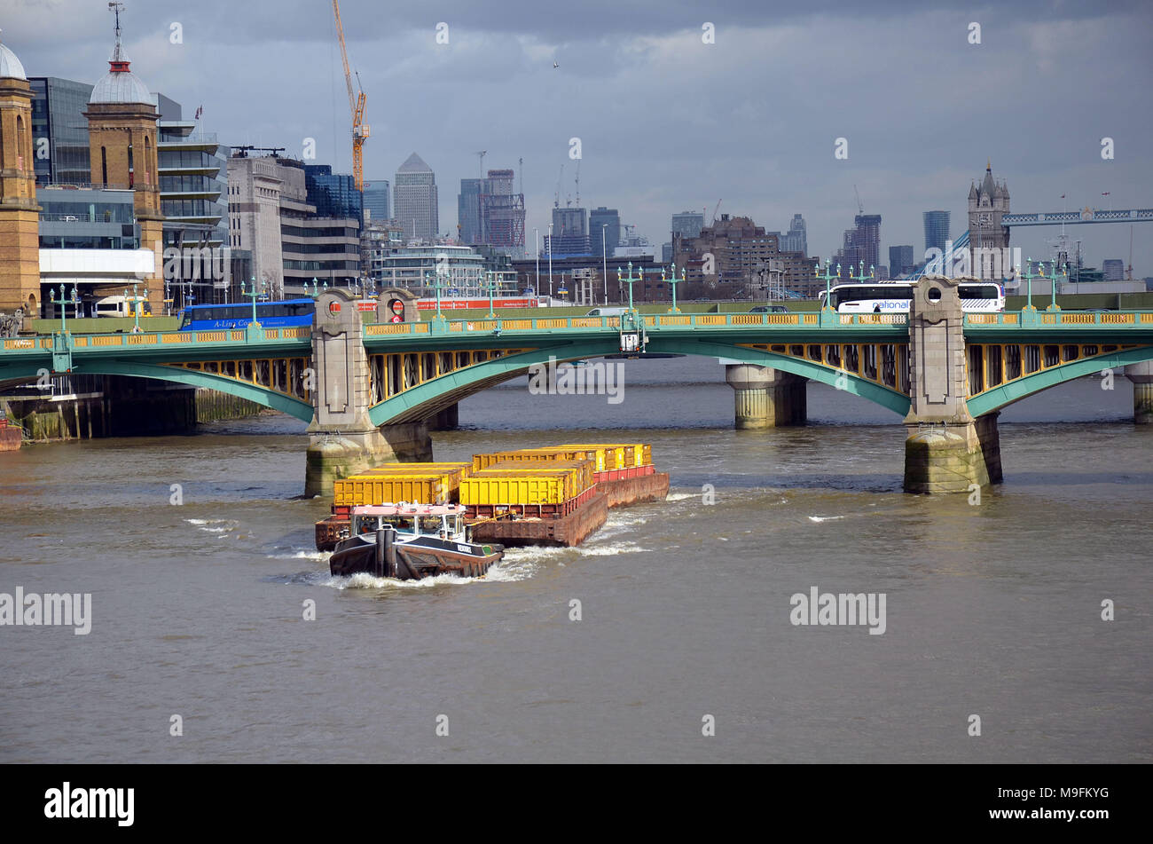 Thames waste tugs hi-res stock photography and images - Alamy