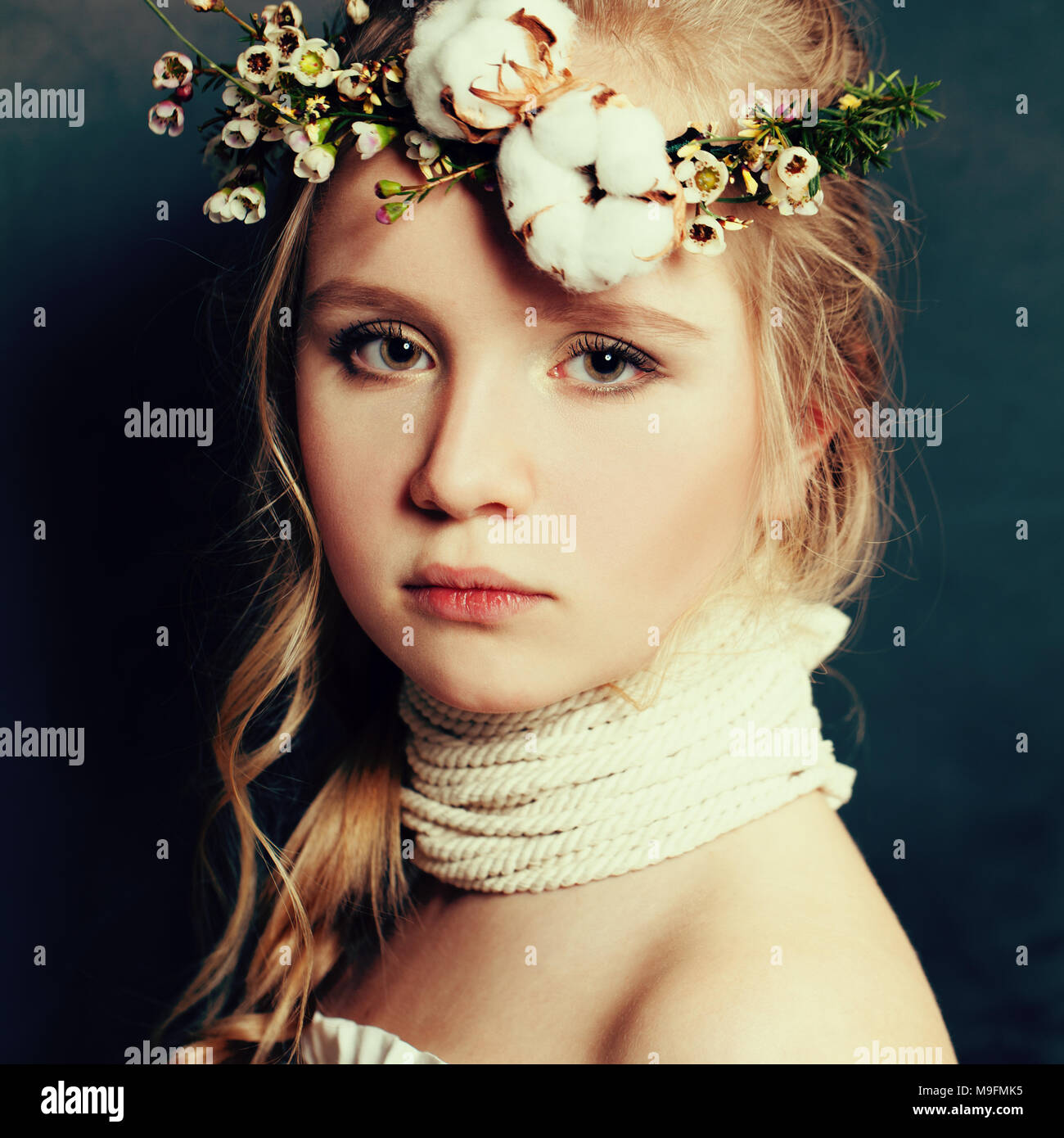 Teen vogue young hi-res stock photography and images - Alamy