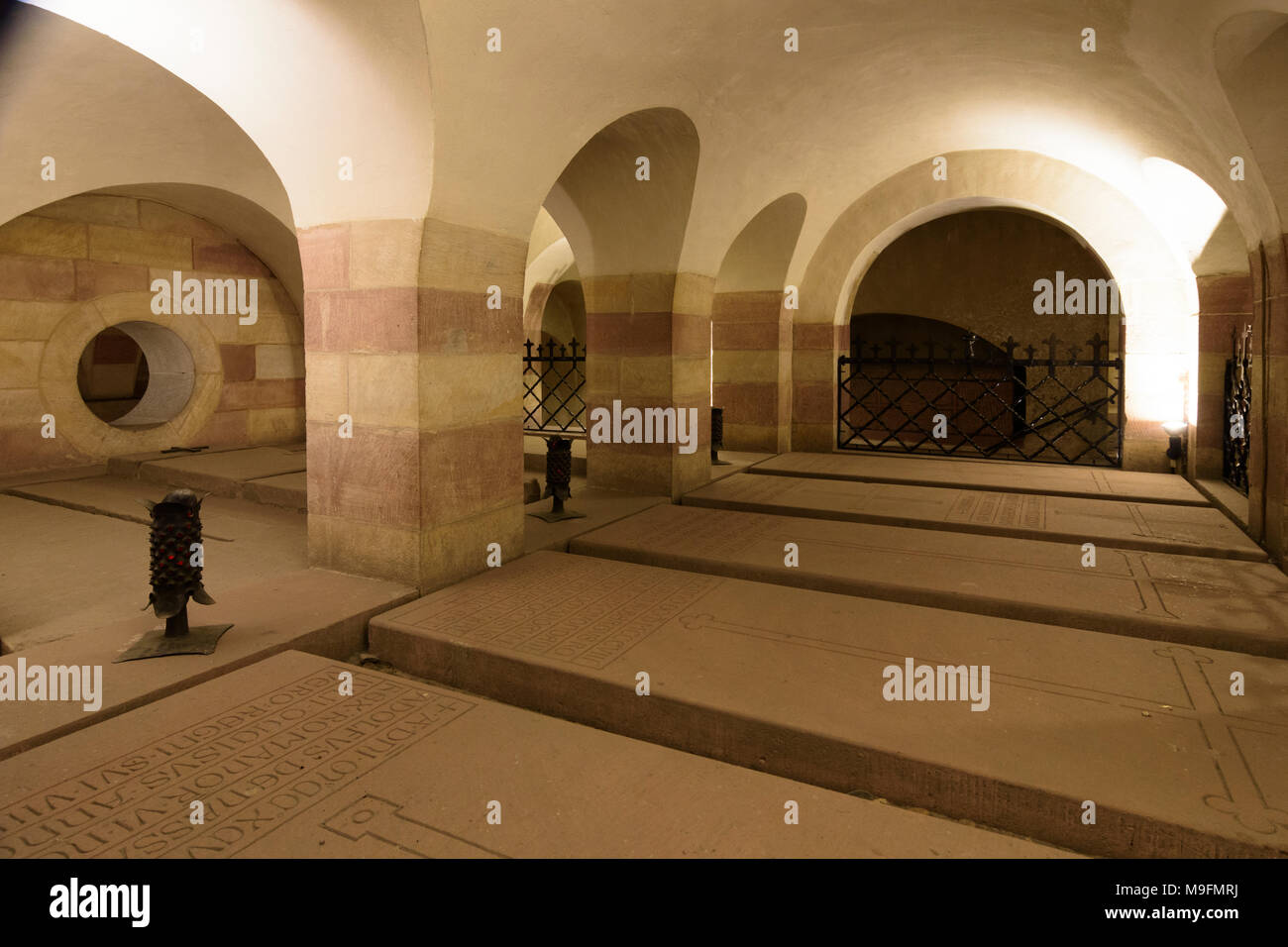 Speyer: Dom (cathedral), Krypta (crypt), Kaisergruft (Imperial tombs ...