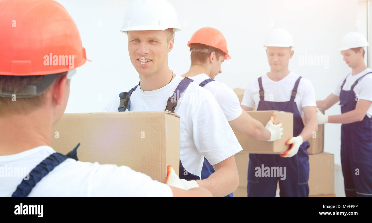 Foreman workers boxes building hi-res stock photography and images - Alamy