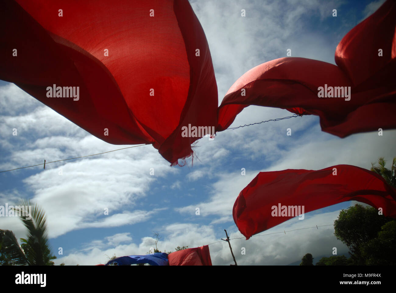 Washing line blowing sheets hi-res stock photography and images - Alamy