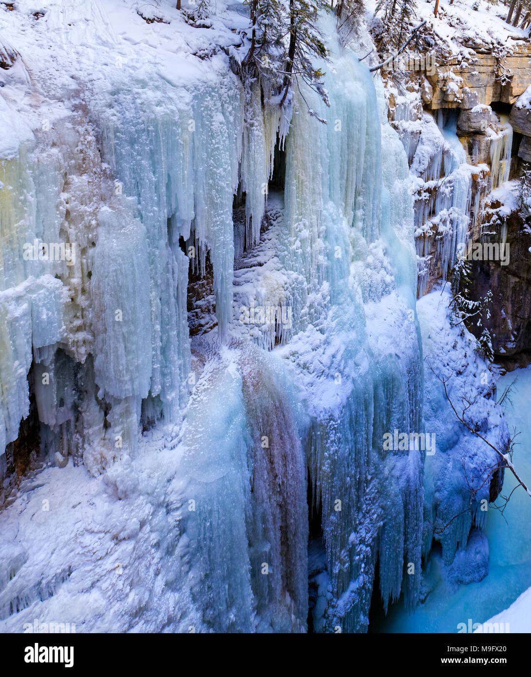 Colorful icefalls hi-res stock photography and images - Alamy