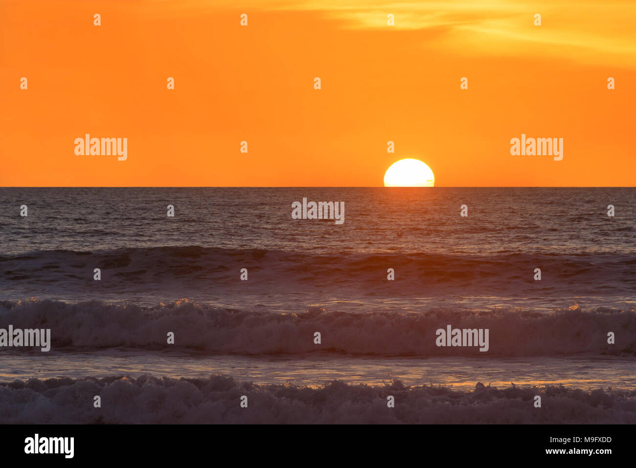 Seen ocean sunset hi-res stock photography and images - Alamy