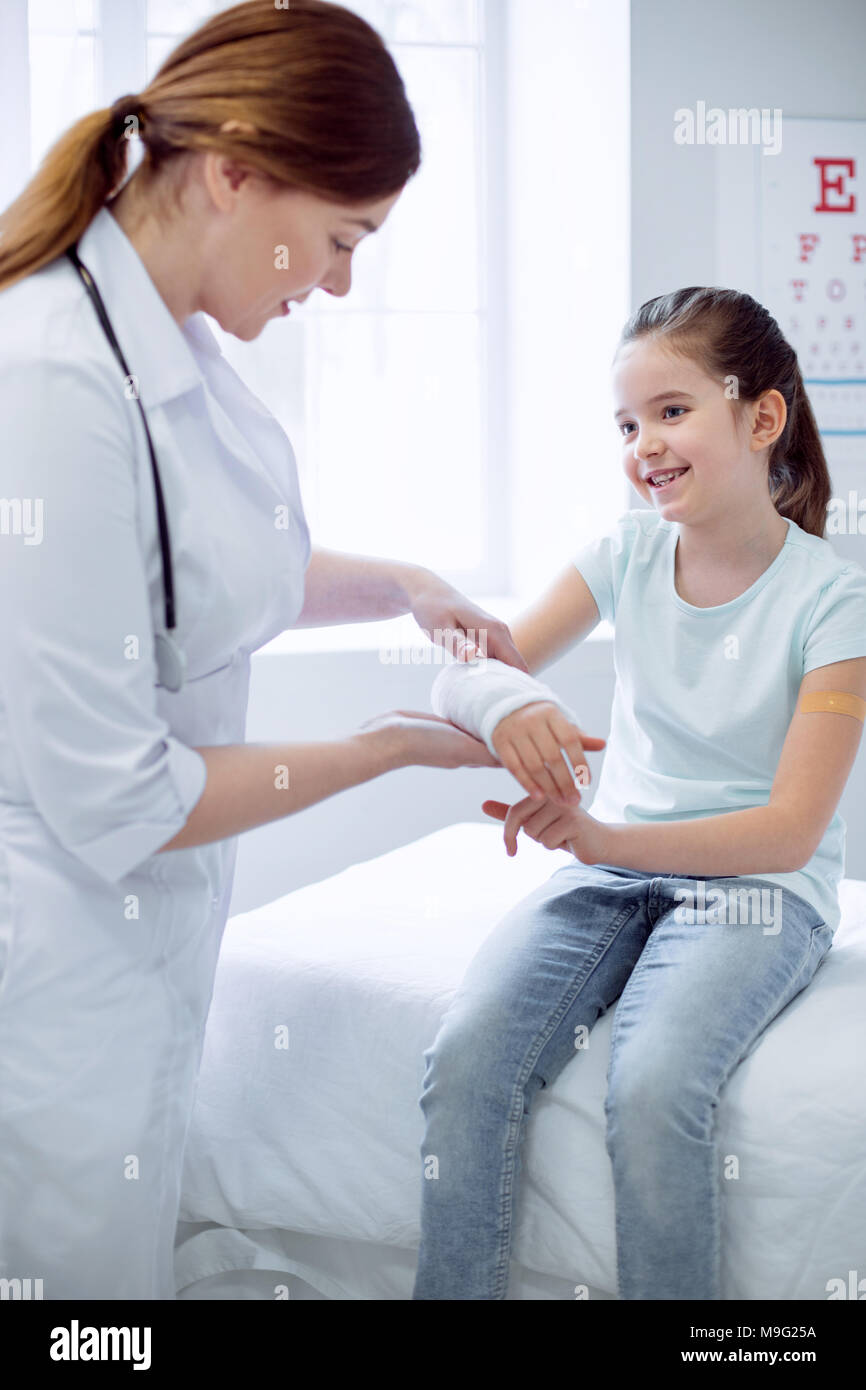 Female physician plaster hi-res stock photography and images - Alamy