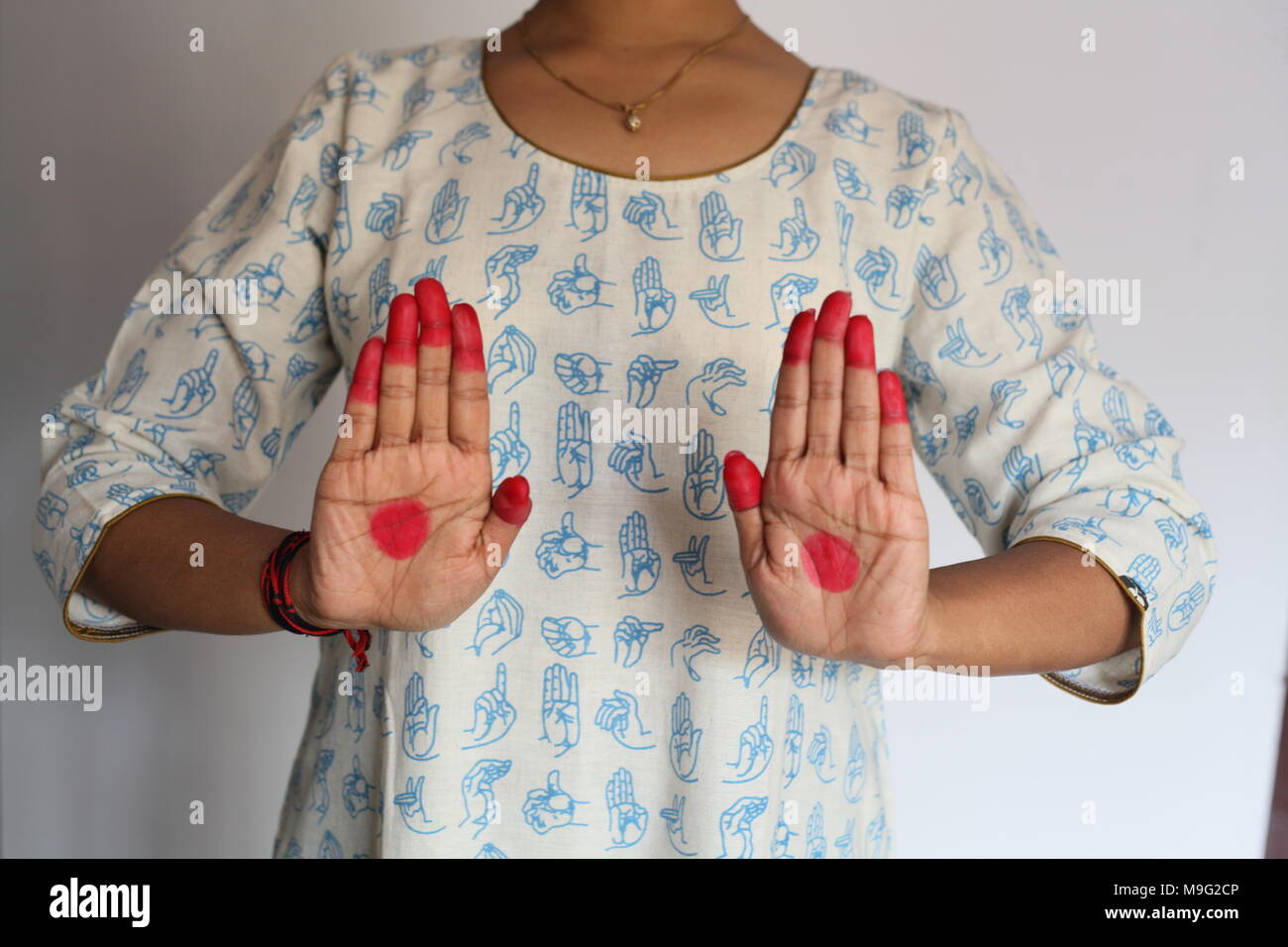 Bharatanatyam Mudras Pataka
