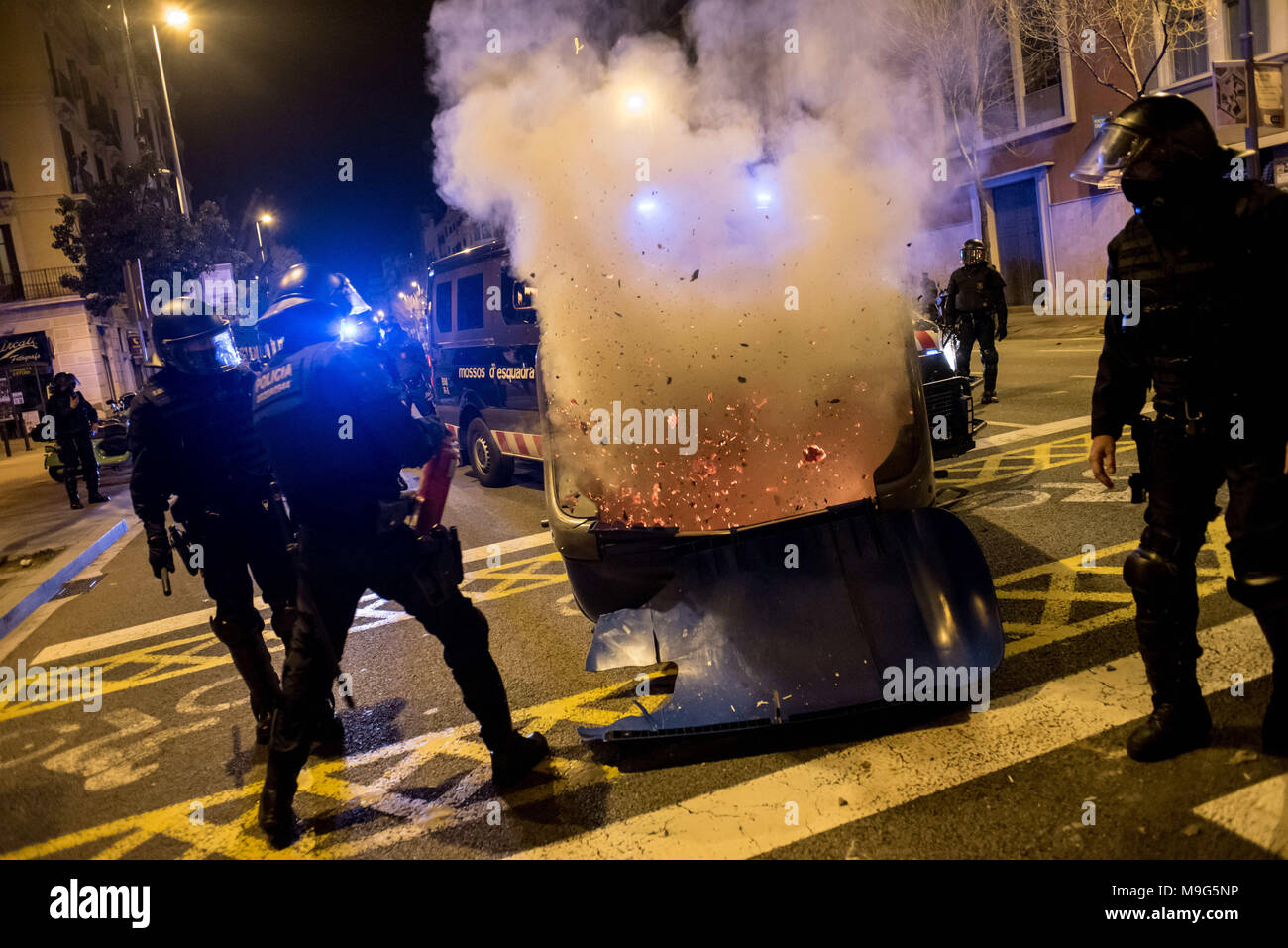 Barcelona, Catalonia, Spain. 25th Mar, 2018. Riot police officers ...