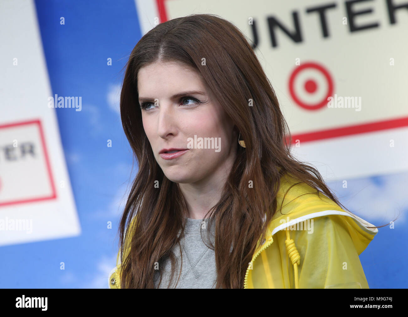 Anna kendrick target hi-res stock photography and images - Alamy