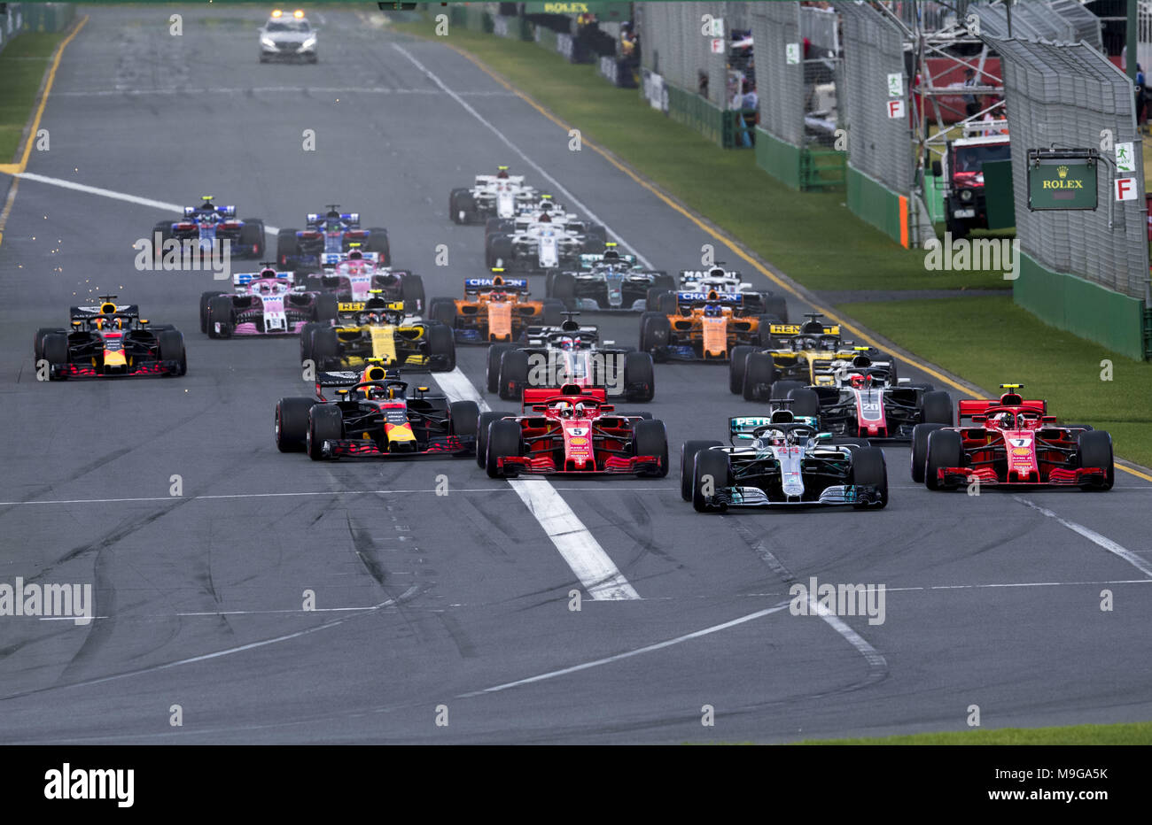 2018 australian grand prix start hi-res stock photography and images ...