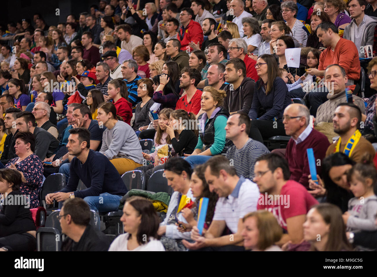 Crowd stadium sport hi-res stock photography and images - Alamy