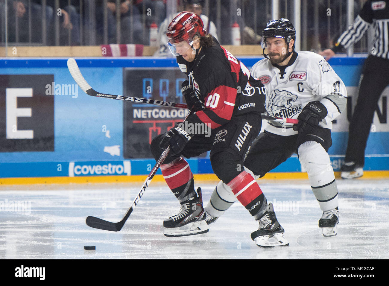 Cologne, Germany. 25th Mar, 2018. 25 March 2018, Germany, Cologne: Ice ...