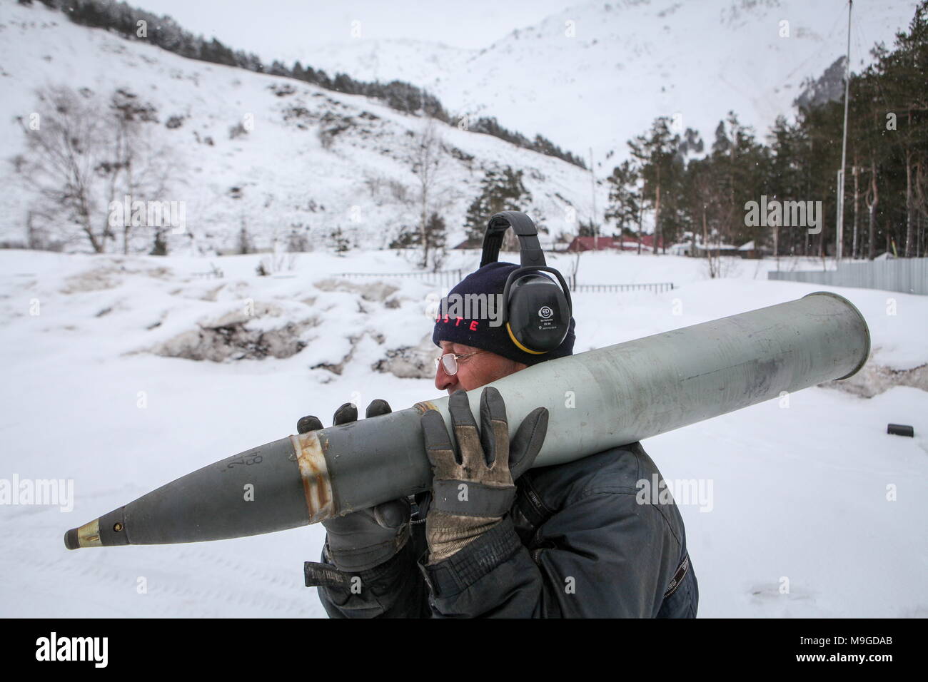 100 Mm Gun High Resolution Stock Photography and Images - Alamy
