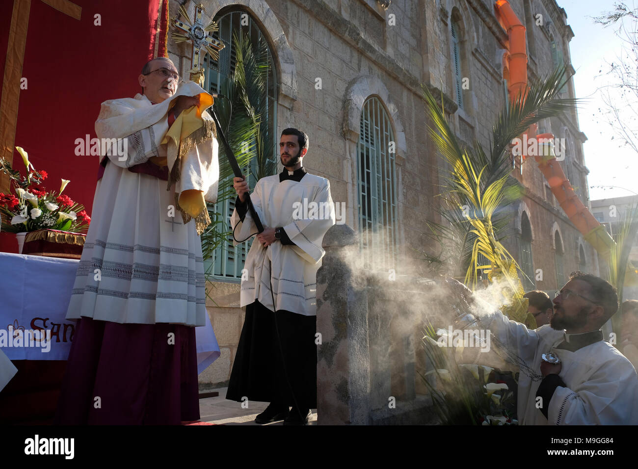 Catholic church entrance procession hi-res stock photography and images ...