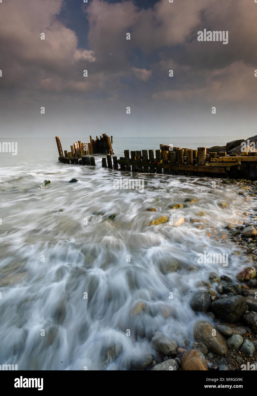 Beautiful atmospheric seascape waves hi-res stock photography and ...