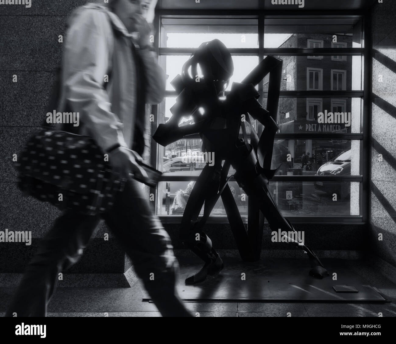 Angel tube station hi-res stock photography and images - Alamy