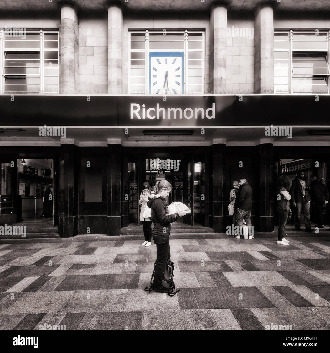 London Underground Tube Station: Richmond Stock Photo - Alamy