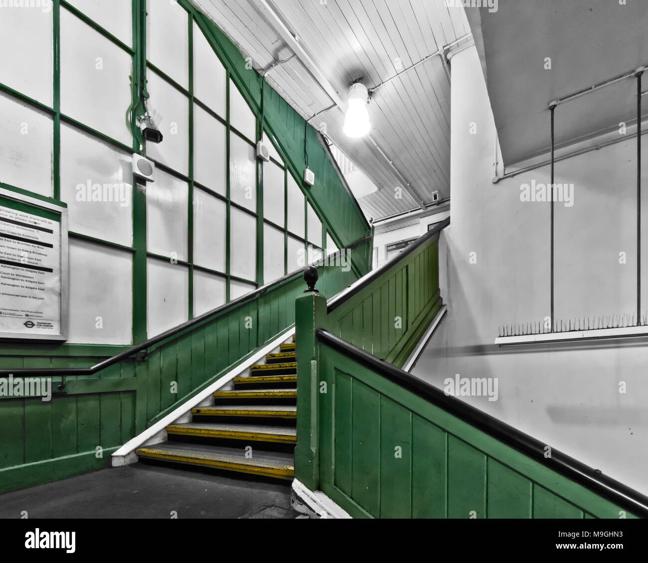 London Underground Tube Station: Putney Bridge Stock Photo - Alamy