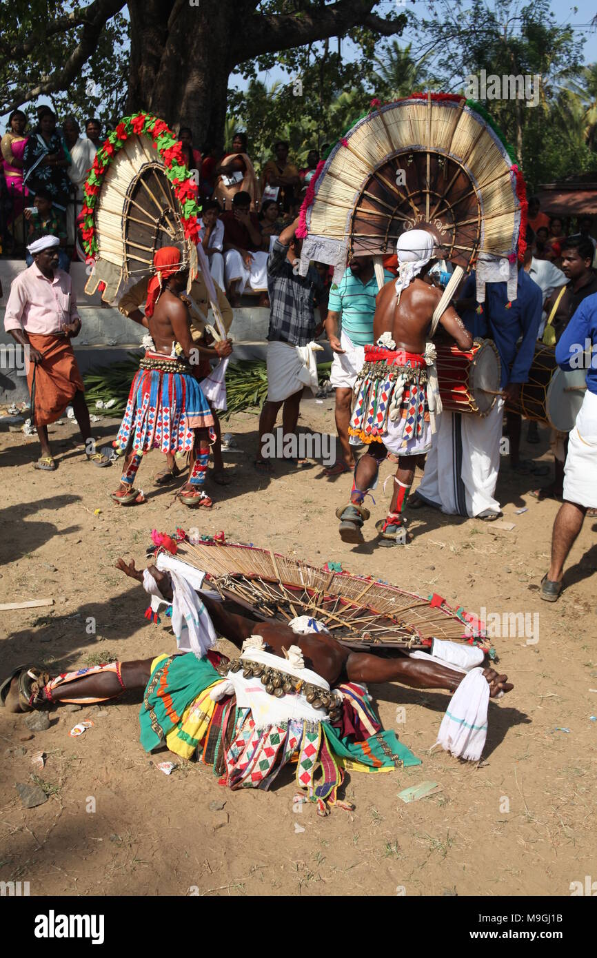Shiva temple banyan tree hi-res stock photography and images - Alamy