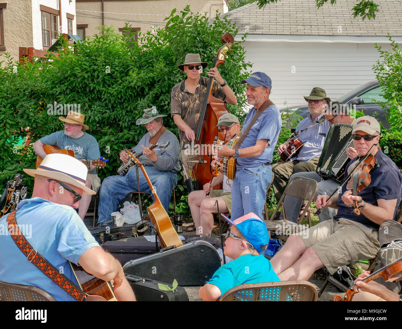 Musical gathering Oak Park Farmers Market, Oak Park, Illinois Stock ...